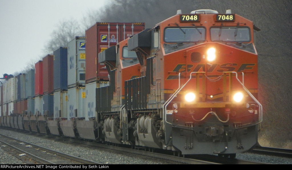 BNSF 7048